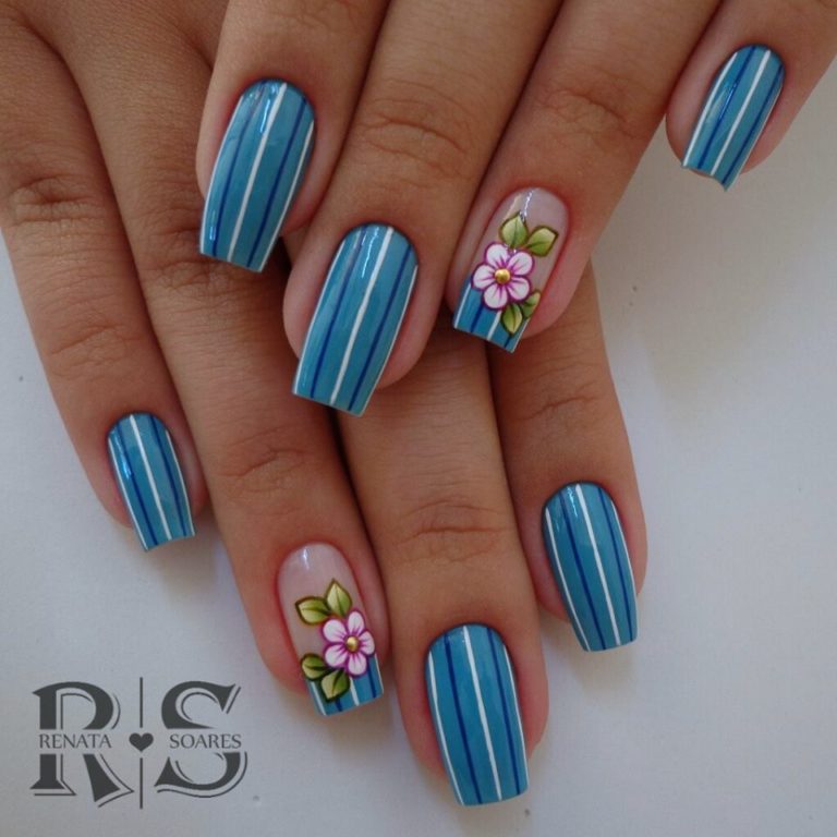 37 unhas com esmalte azul claro lindas e delicadas