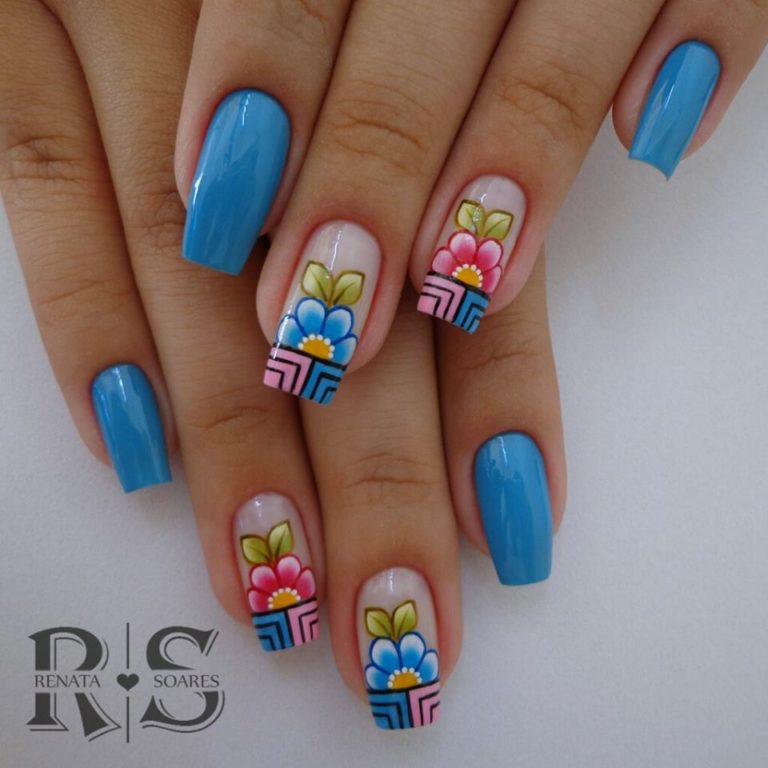 37 unhas com esmalte azul claro lindas e delicadas