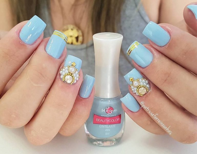 37 unhas com esmalte azul claro lindas e delicadas