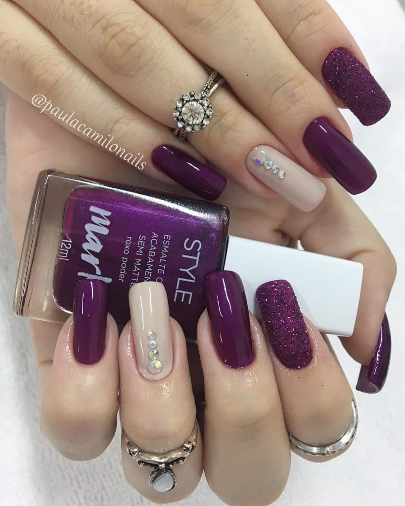 31 Fotos de Unhas Decoradas com Esmalte Roxo