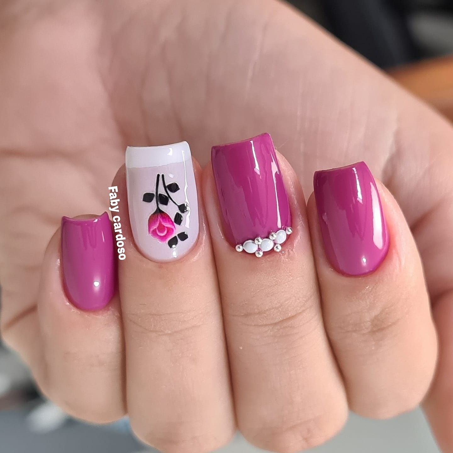 31 Modelos de unhas em rosa para você se inspirar!!!