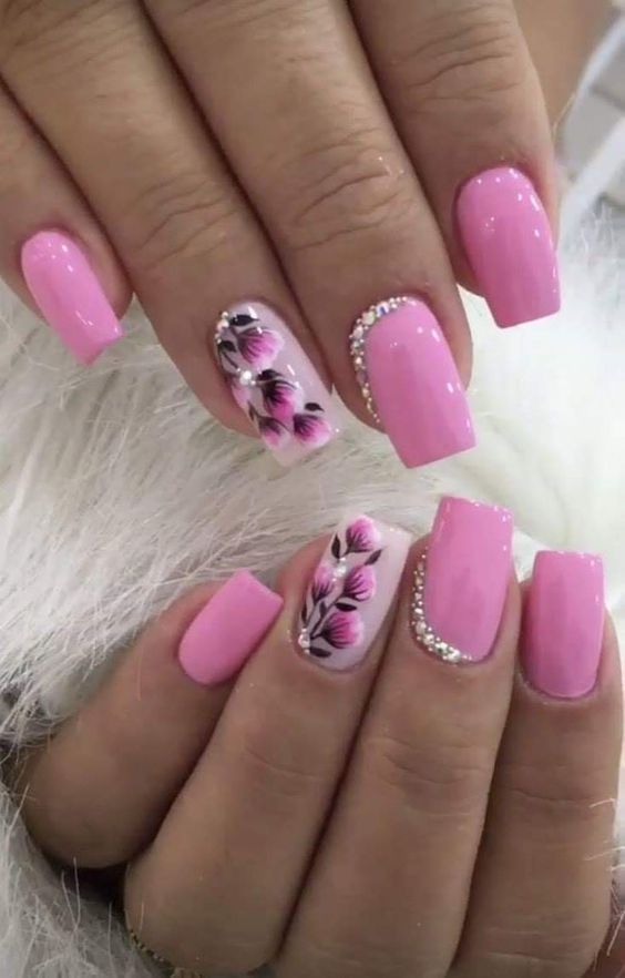 31 Modelos de unhas em rosa para você se inspirar!!!