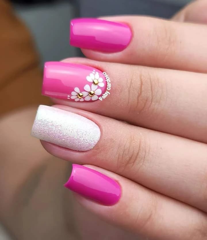 31 Modelos de unhas em rosa para você se inspirar!!!